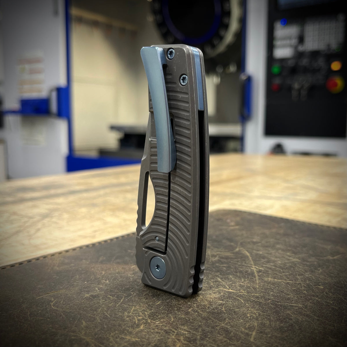 Standard Size Roosevelt - Elmax Blade, Radial Milling, Ice Blue Accent ...